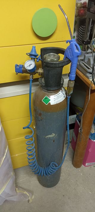 bombola elio con accessorio e manometro