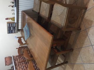 tavolo divano e sedie