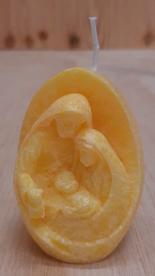 candela a forma di presepe