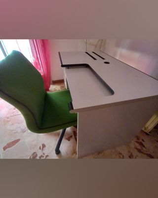 Vendo nuova scrivania mai utilizzata