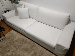 divano bianco 3 posti con.pouf