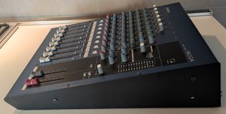 Mixer Yamaha MG12/4
