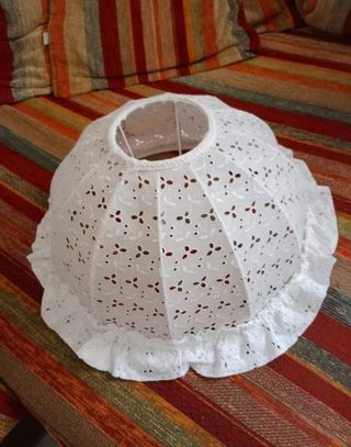 Paralume in tessuto traforato