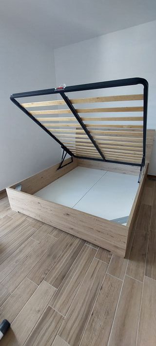 Letto matrimoniale contenitore