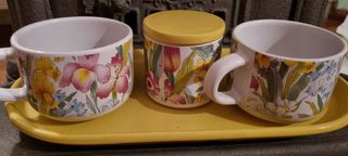 Set tazzoni e zuccheriera con piatto.