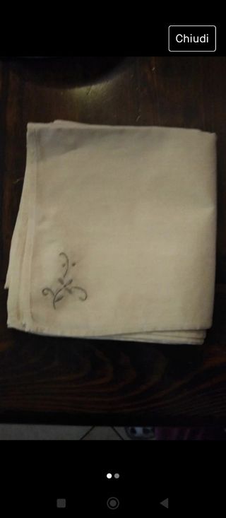 8 tovaglioli ricamati a mano