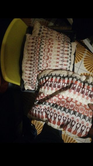 Cuscini etnici in canapa, 2 più 1