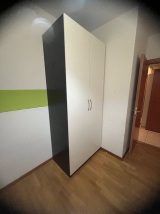 Armadio Pax 236 di altezza con ripiani interni