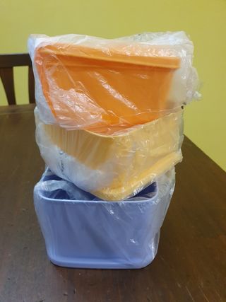 Contenitori tupperware