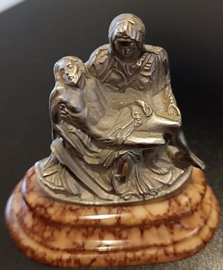 Statuetta pietà