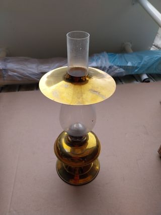 Antica lampada a petrolio