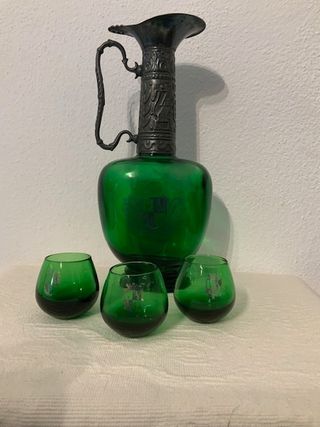 Bottiglia in vetro con bicchierini