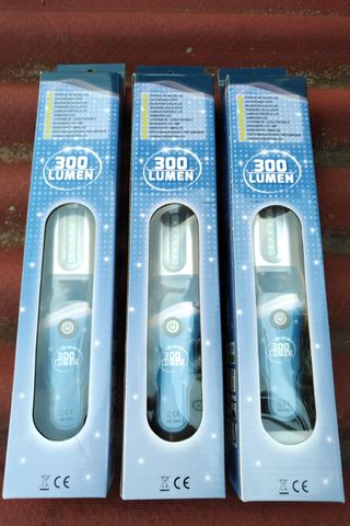 3 LAMPADE RICARICABILI 300 LUMEN  doppia luce