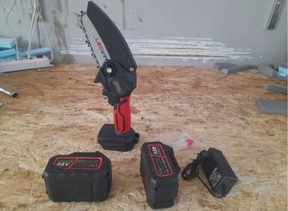 Mini motosega 48v 2 batterie per legno