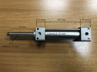 Cilindro pneumatico d.25 corsa 70 doppio effetto
