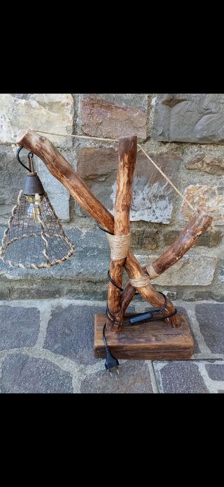 Lampada in legno artigianale