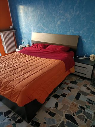 Camera da letto completa, moderna e raffinata