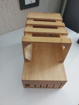 Porta coltelli e posate in legno