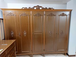 Armadio a 5 ante in legno