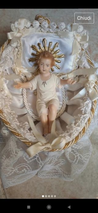 Gesù bambino in culla natività