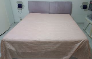 Letto matrimoniale con cassettone