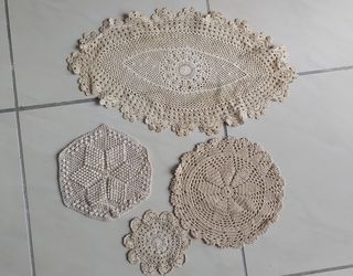 Gruppo 4 centrini filo