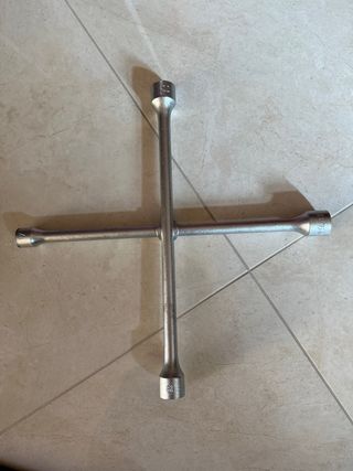 chiave a croce cambio gomme