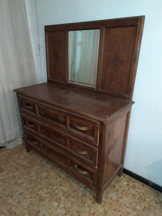 Cassettiera antica in noce