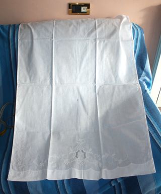 Asciugamano vintage in cotone con ricamo