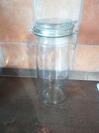 Barattolo in vetro con chiusura ermetica