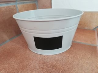 Vaso grande in metallo con lavagna