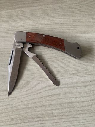 coltello con due utensili