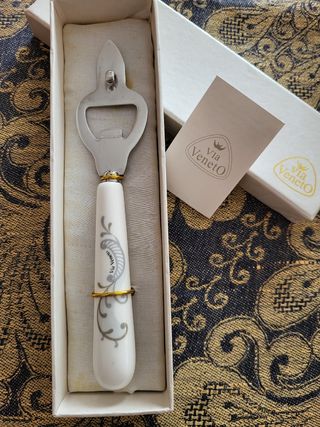 Apribottiglie Via Veneto