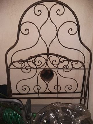 Letto in ferro battuto dell’800 completo