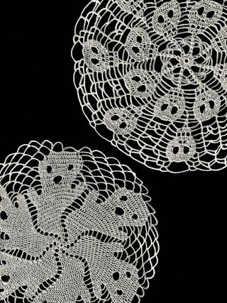 Doilies(centrini fatti a mano)