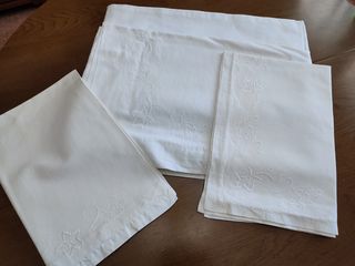 Lenzuola matrimoniale ricamato a mano