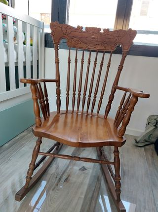 Sedia a dondolo in legno