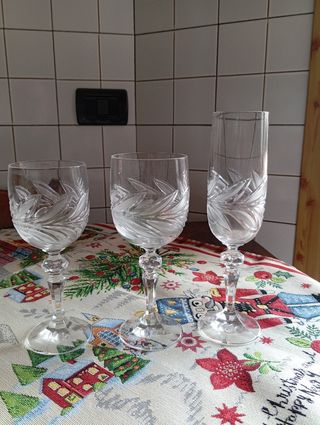 Servizio 18 bicchieri in cristallo boemi