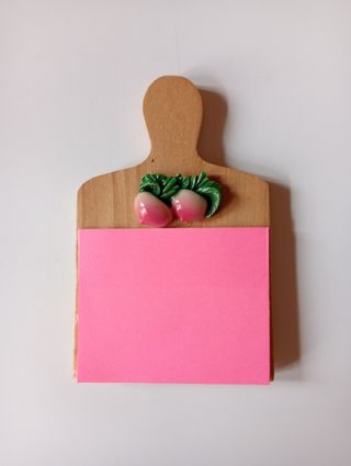 Piccolo blocchetto per appunti con magnete