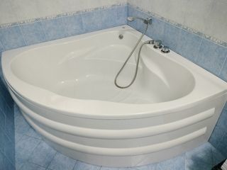 Vasca da bagno angolare