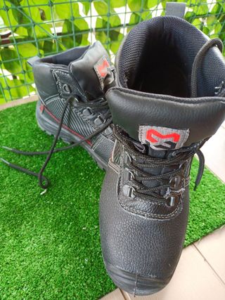 Scarpe antinfortunistiche