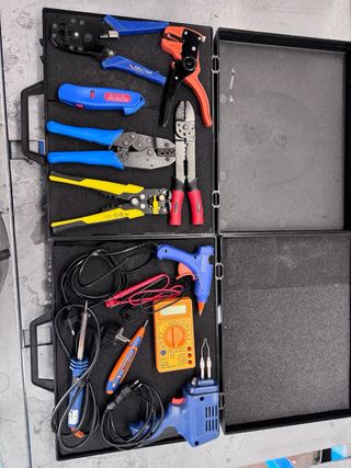 Attrezzi elettricista, elettronica, saldatore