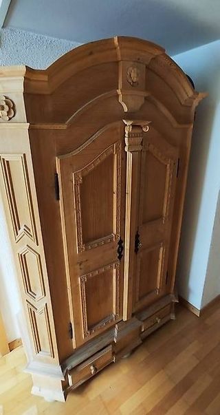 Armadio stupendo in legno al naturale