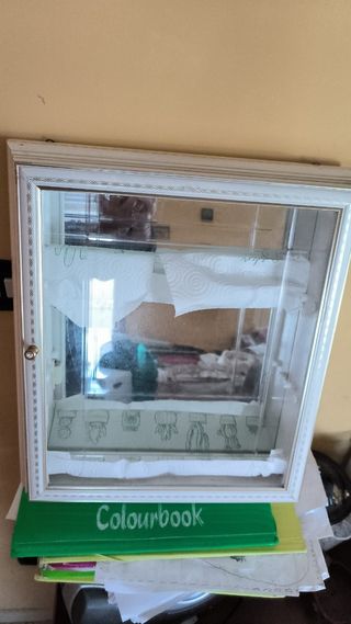 Vendo vetrinetta bianca legno in eccellenti condiz