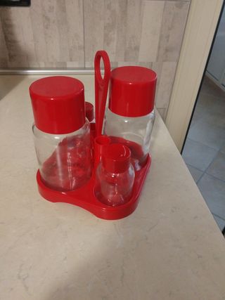 Set oliera, acetiera