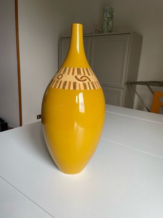 Vaso in ceramica giallo