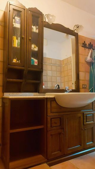 Spechiera da bagno con lavavo completo