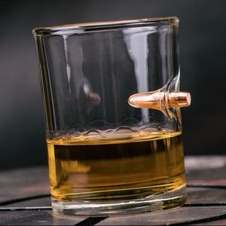 Bicchiere con Proiettile