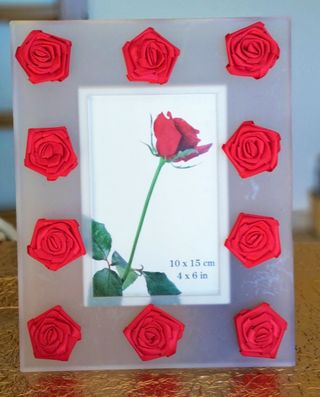 Portafoto in vetro con inserti di rose