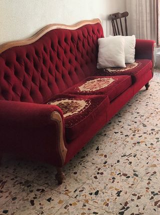 Divano rosso 3 posti